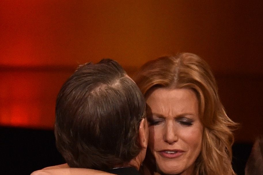 See the Breaking Bad Cast and Crew’s Hug-and-Kiss-Filled Emmys