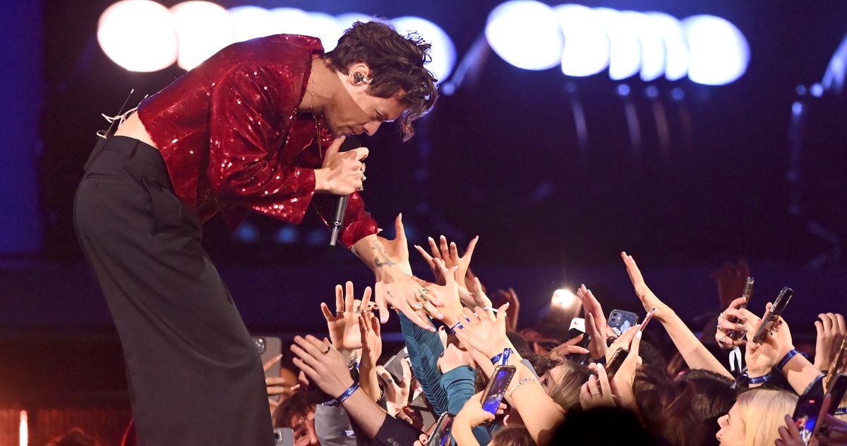 Harry Styles New Music: Updates on His Return 2024 - memesita.com ...