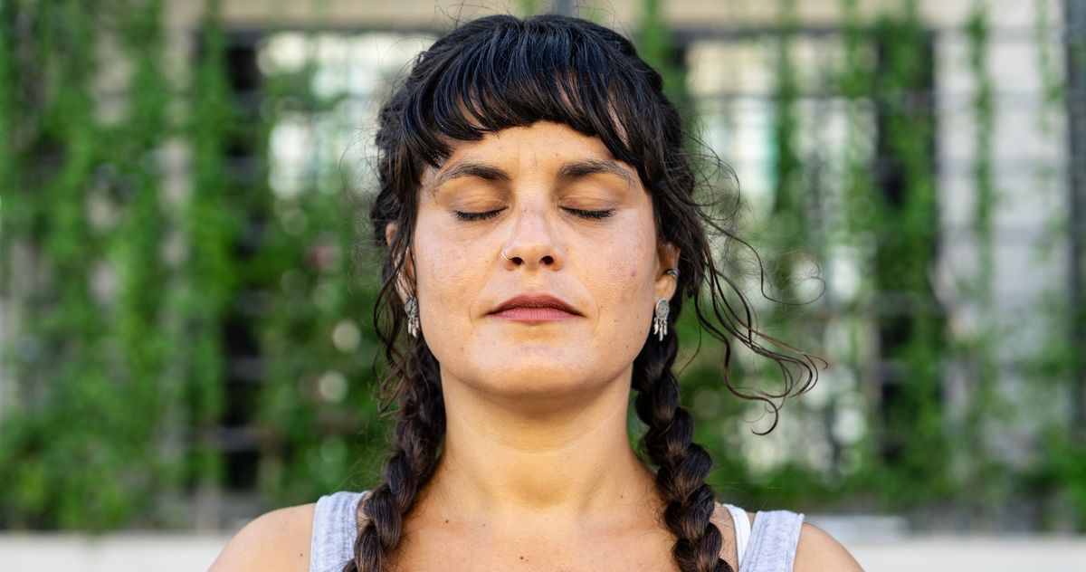 How to Style Bangs in the Summer, According to Hairstylists