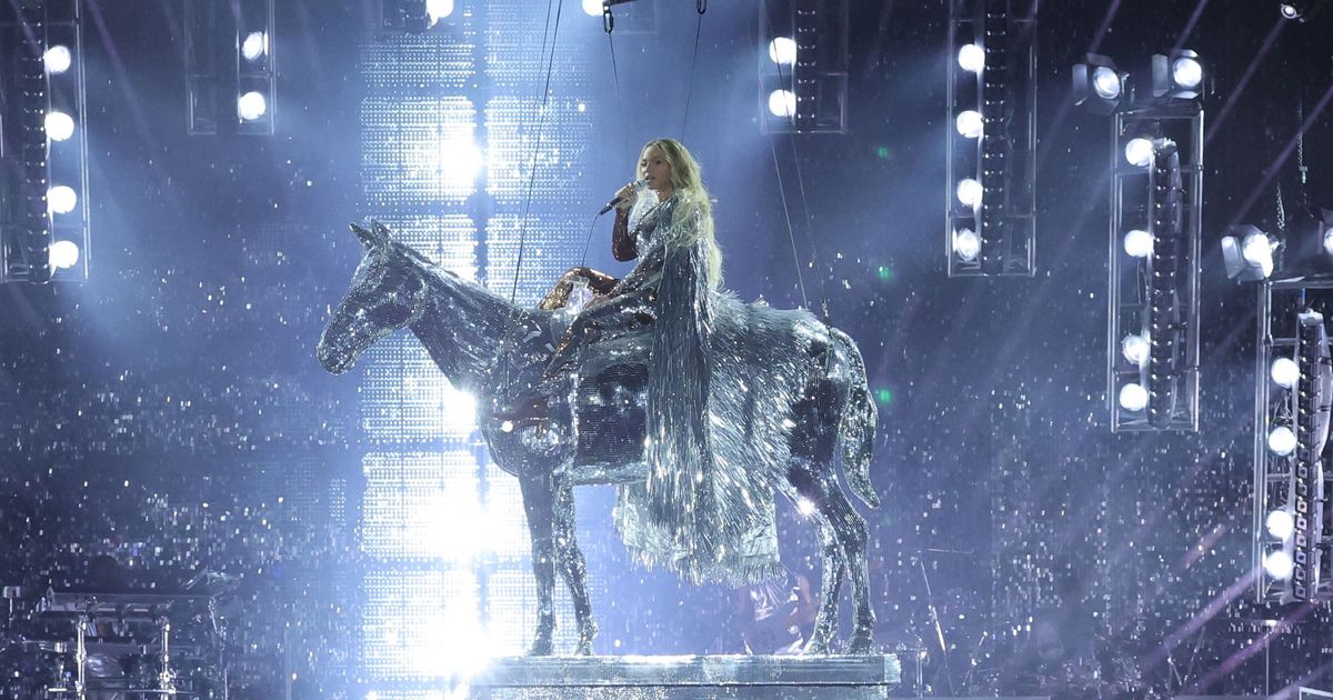 Everybody Say Hey, Mrs. Carter-Targaryen