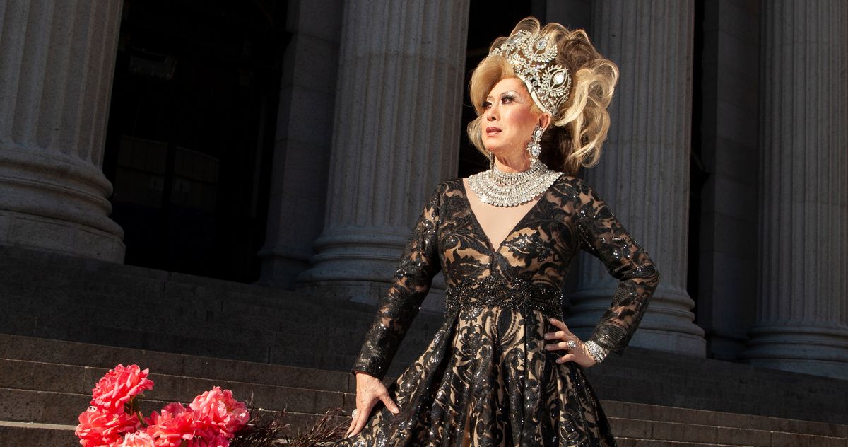 Preview: Legends of Drag: Queens of a Certain Age Photo Book
