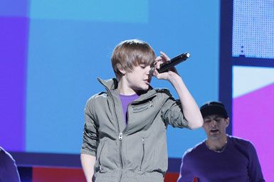 A Complete Guide to Justin Bieber’s Dance Moves