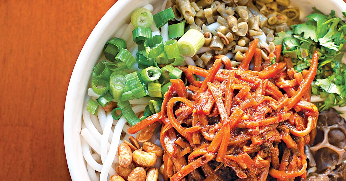 Gui Lin Mi Fen Brings a Seldom-Seen Rice-Noodle Soup to Queens’ Chinatown