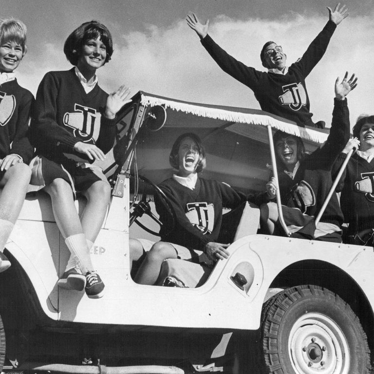 48 Vintage Cheerleading Photos in Honor of Super Bowl XLVIII
