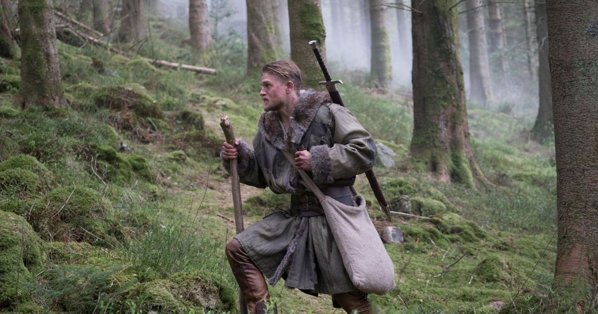 'King Arthur' Review: Guy Ritchie Reboot Is Formulaic & Dumb