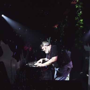 A Night With Game of Thrones’ Hodor, Rave DJ - Slideshow - Vulture