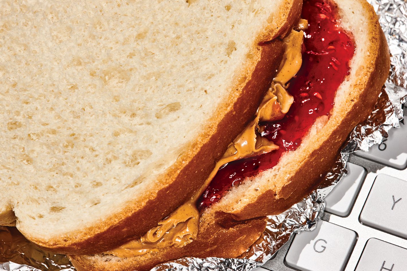 How to Make a Better Desk Lunch at Your Office