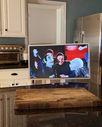 My Week With the TikTok-Famous Rolling LG TV | The Strategist