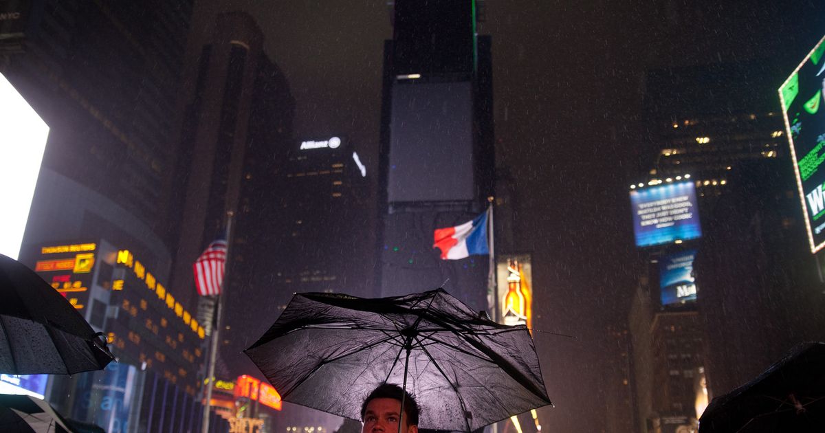 This Is What It Looks Like When Times Square Turns Off the Lights