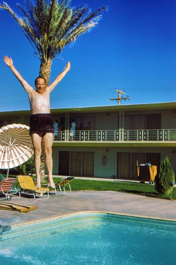 Found Photography: Divers - Slideshow - Vulture