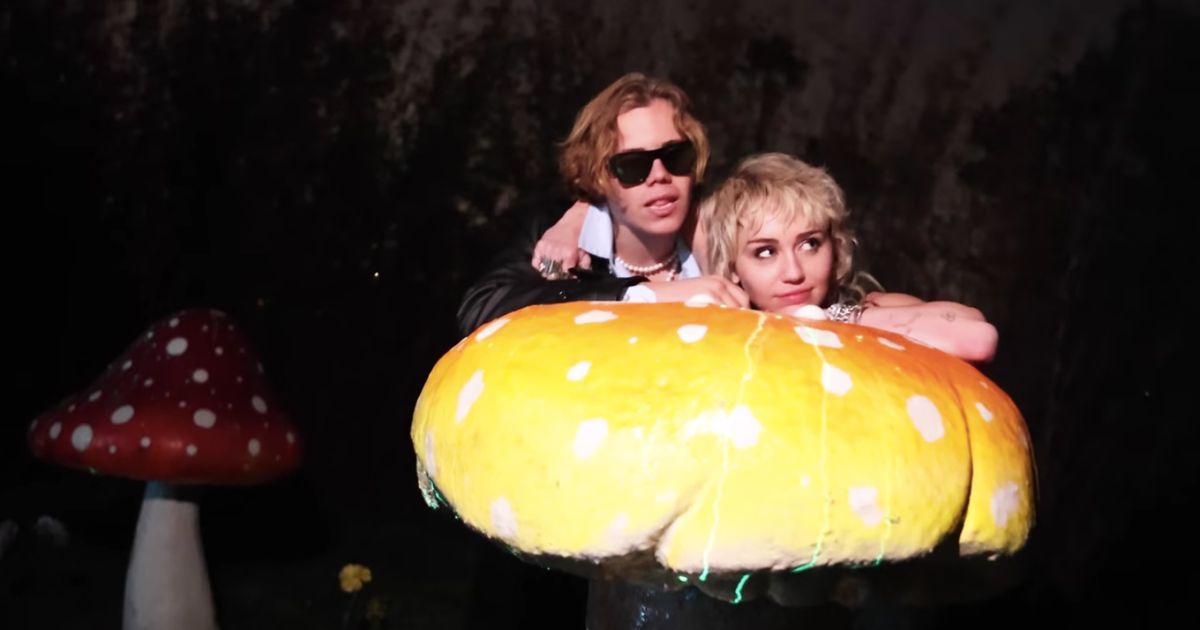 Miley Cyrus Without Makeup You | Saubhaya Makeup