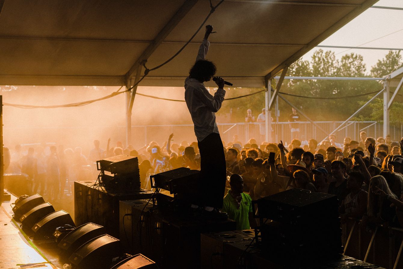 Glaive’s First Live Show: Behind the Scenes Interview, Photo