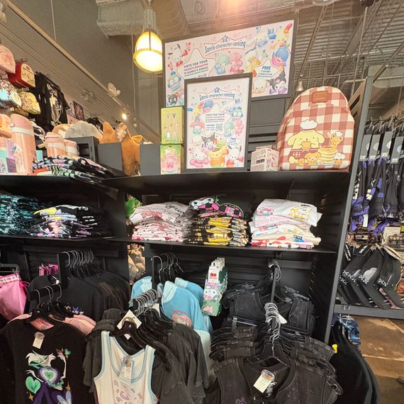 We Checked In on Hot Topic. It Has Gone Mainstream. | The Strategist