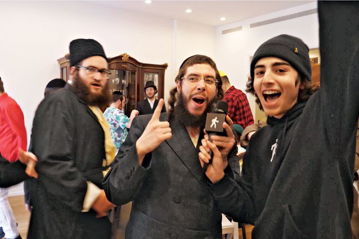 Meet the NYU Students Behind ‘Sidetalk’ on Instagram