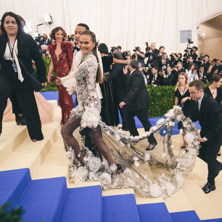 Met Gala 2017: Behind-the-Scenes Photos From the Red Carpet