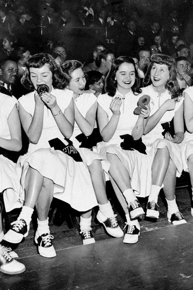 48 Vintage Cheerleading Photos in Honor of Super Bowl XLVIII