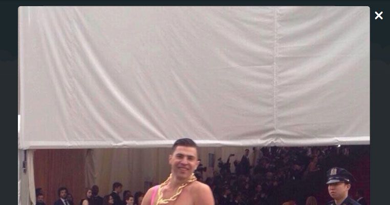 There Was a Streaker at the Met Gala Red Carpet