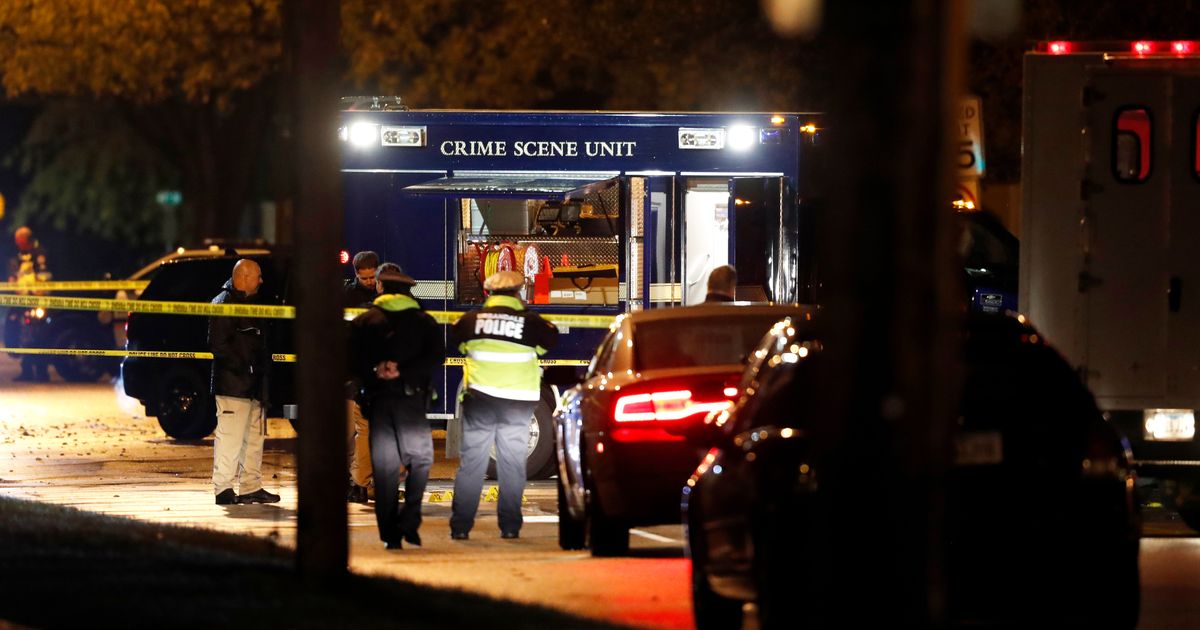 Two Iowa Officers Are Killed in ‘Ambush-Style’ Attacks