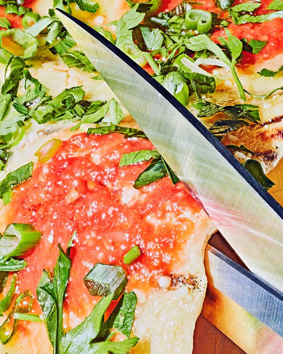 Why New Yorkers Are Eating Dinner With Scissors