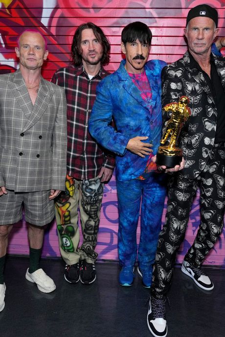 Blackpink, Taylor Swift and More VMA Red Carpet Looks