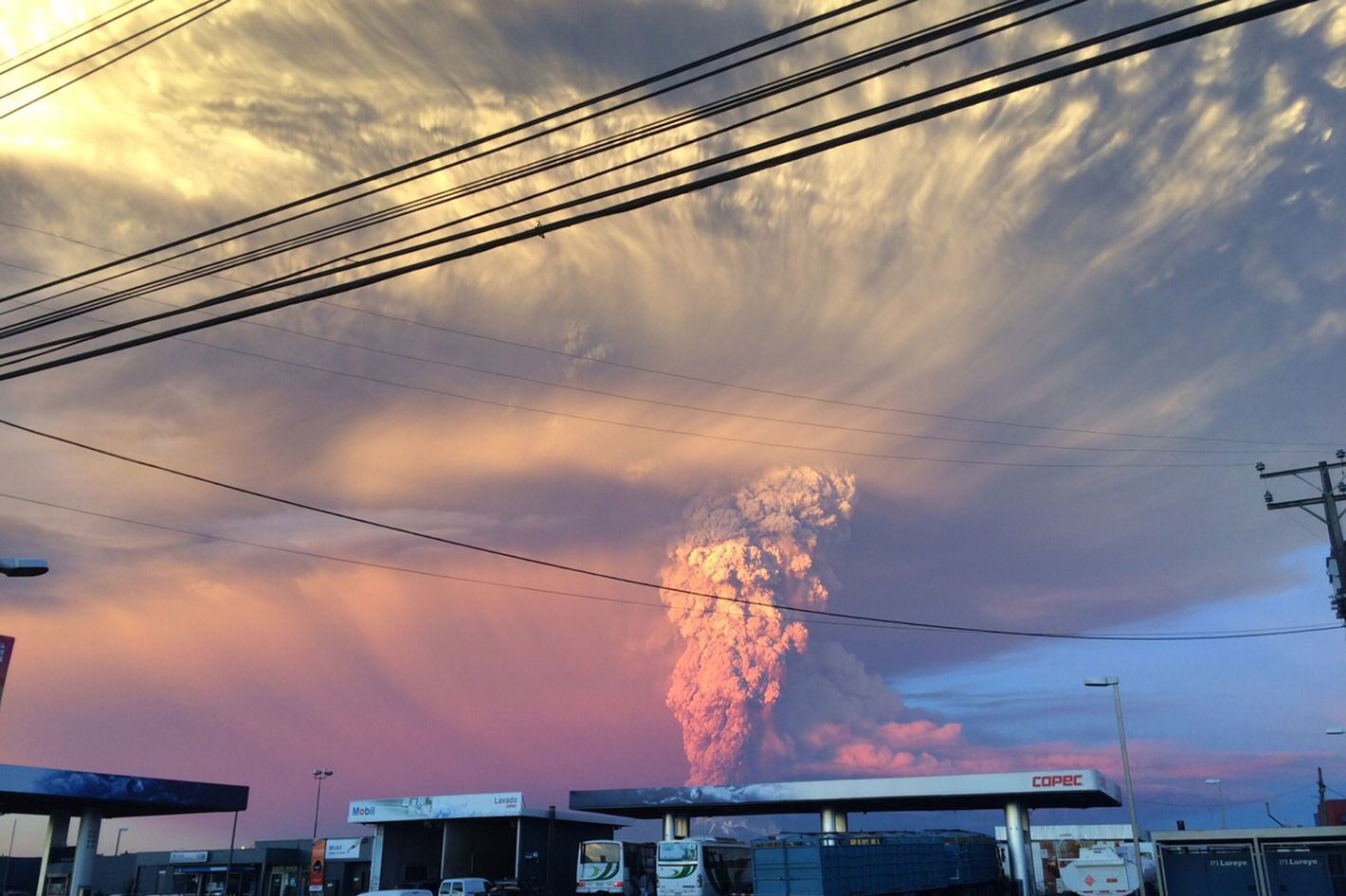 Chile’s Calbuco Volcano Is Erupting for the First Time in More Than 4 ...