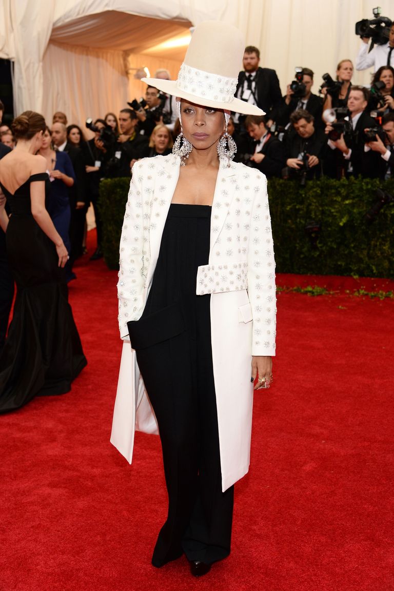 The Erykah Badu Look Book