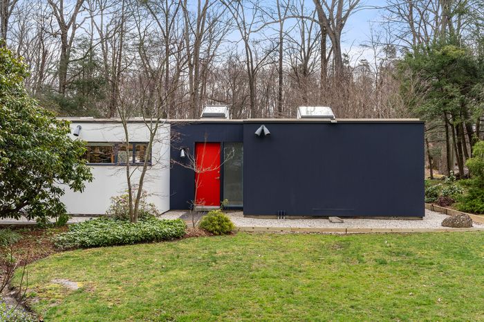 A Marcel Breuer Home in Croton-on-Hudson Is on the Market