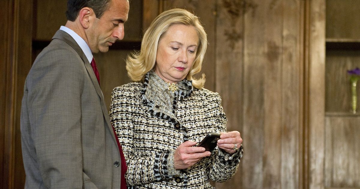 FBI Probes Security of Hillary Clinton’s Private Email Server