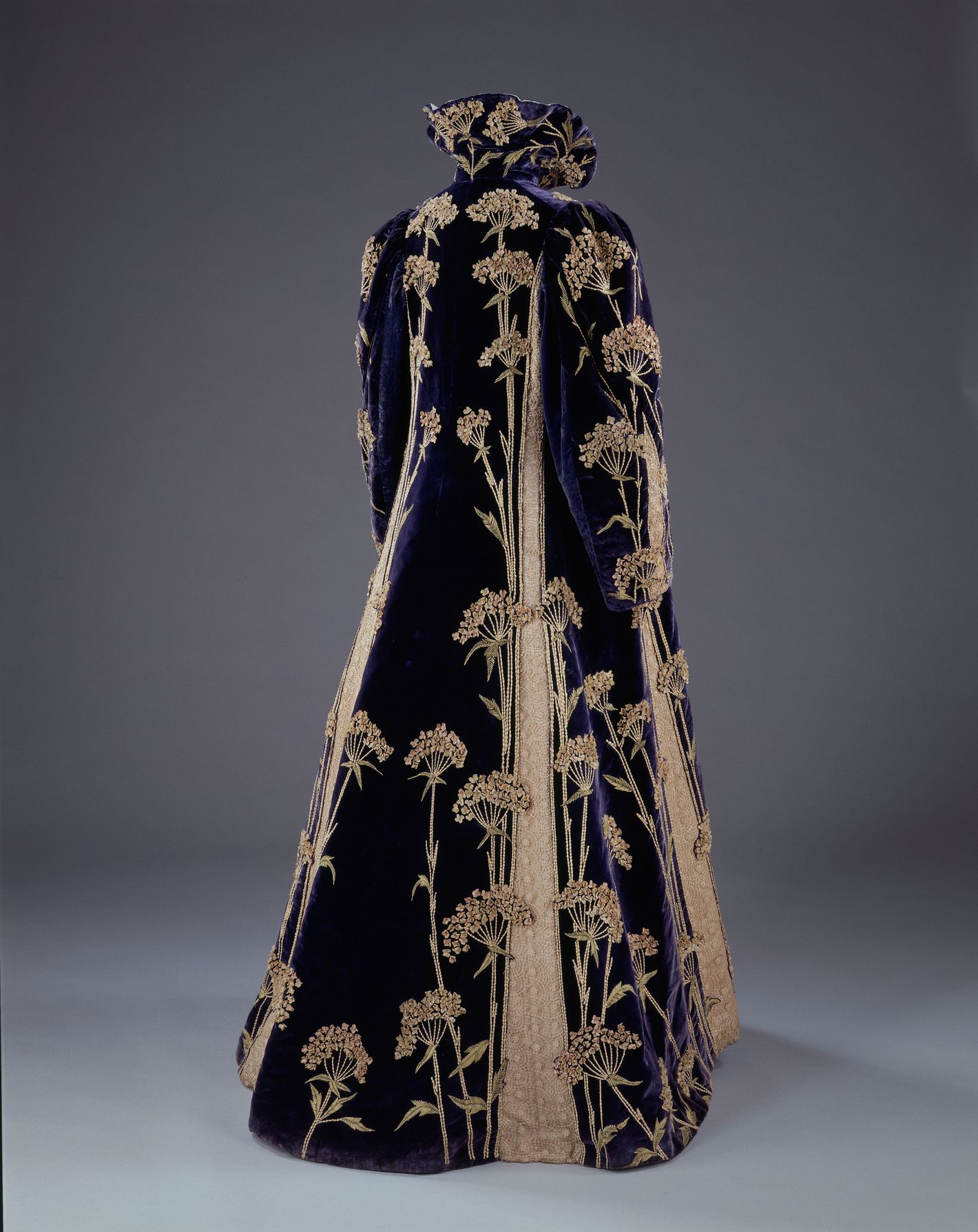 See Photos From the Book '19th-Century Fashion in Detail'