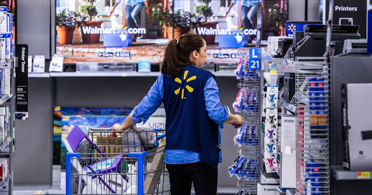 Walmart Employees Post Union Memes to Mess with Corporate