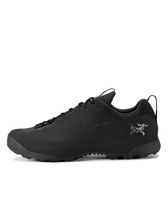 My Hunt for Approach Shoes to Replace My Tired Salomons | The Strategist