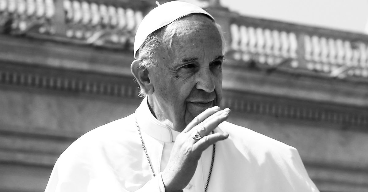 Pope Francis Says to Stop Taking Cell-Phone Pics at Mass