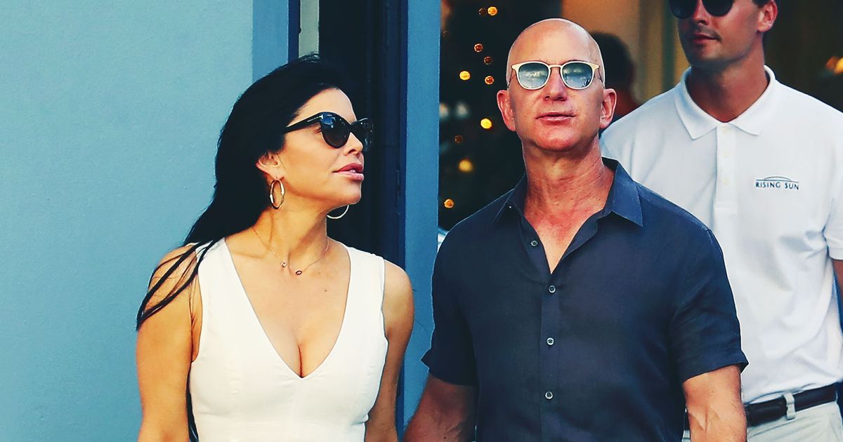 Jeff Bezos Vacations in St. Barts With Lauren Sanchez