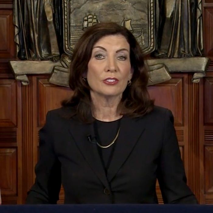 Hochul to Feds: The Migrant Crisis Is Your Problem