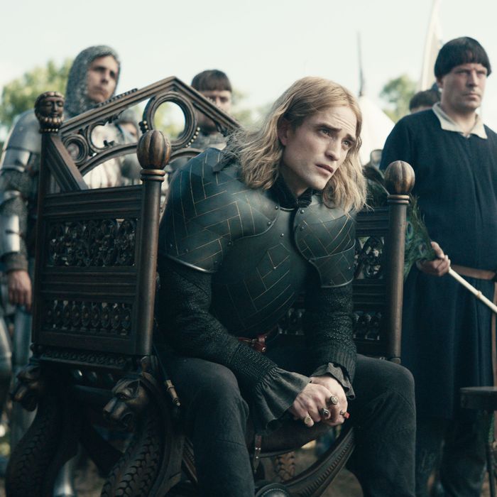 Robert Pattinson s King Performance Is Hilariously Unhinged Robert Pattinson s King Performance Is Hilariously Unhinged
