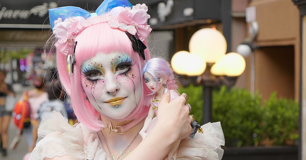 Meet the Instagram Community of Living Dolls