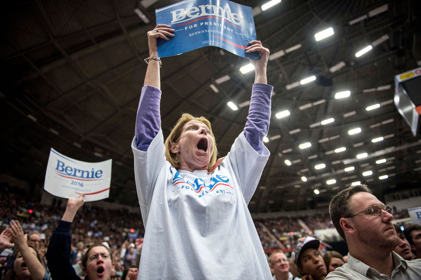 Bernie Sanders Fills Arena in Wisconsin With Nearly 10,000 Excited ...