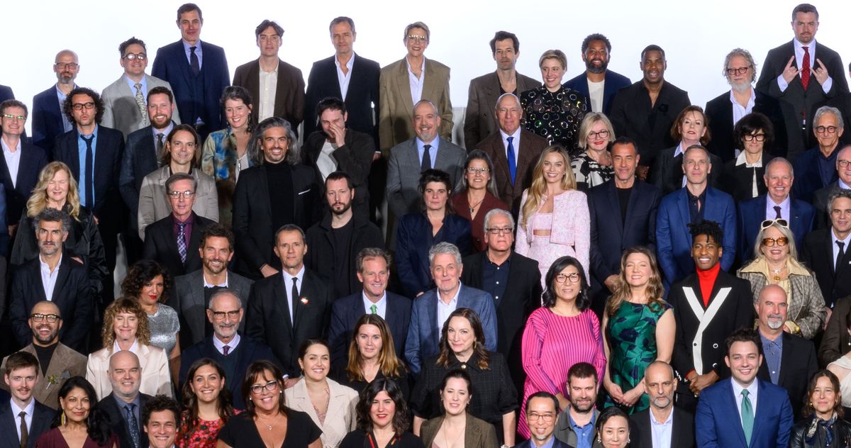 Secrets of the Oscars Class Photo: Who Arranges This Image?