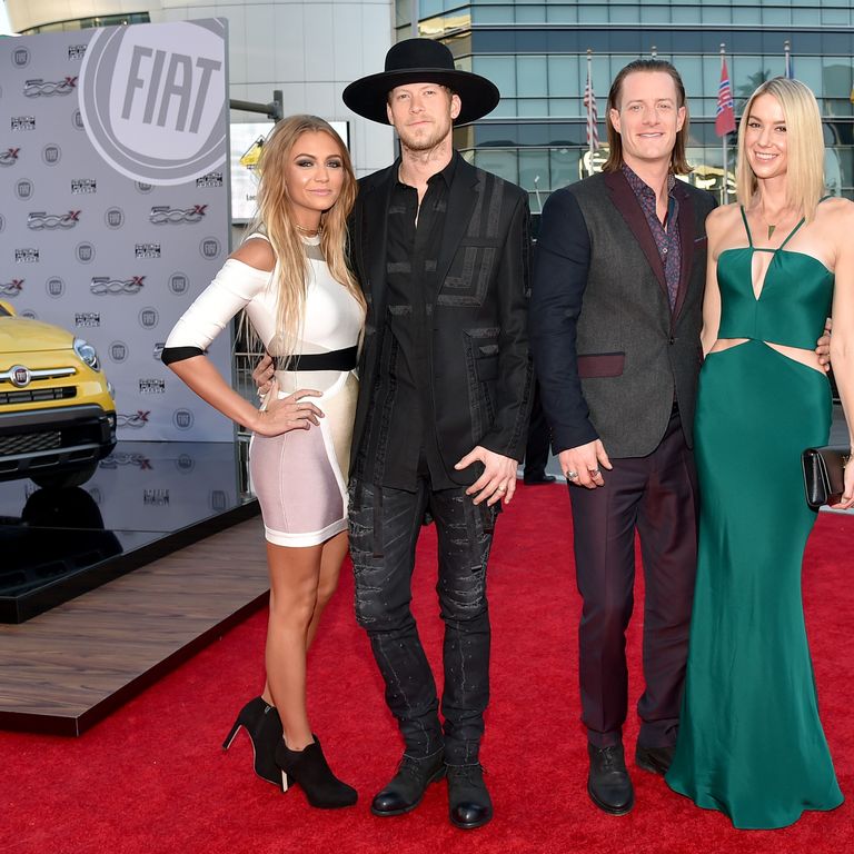 See All the American Music Awards Looks