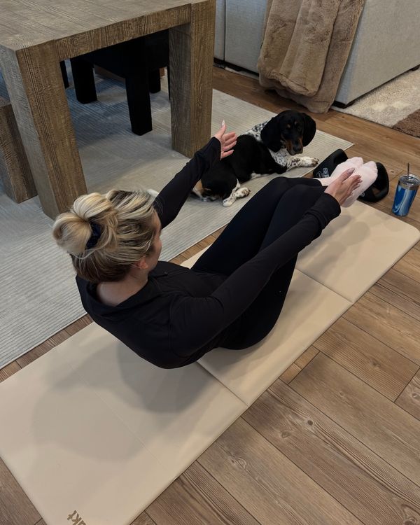 The Stakt Mat Is a Knee Savior for At-Home Workouts | The Strategist