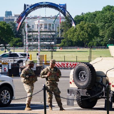 Pentagon Bans Fat Troops From White House UFC
