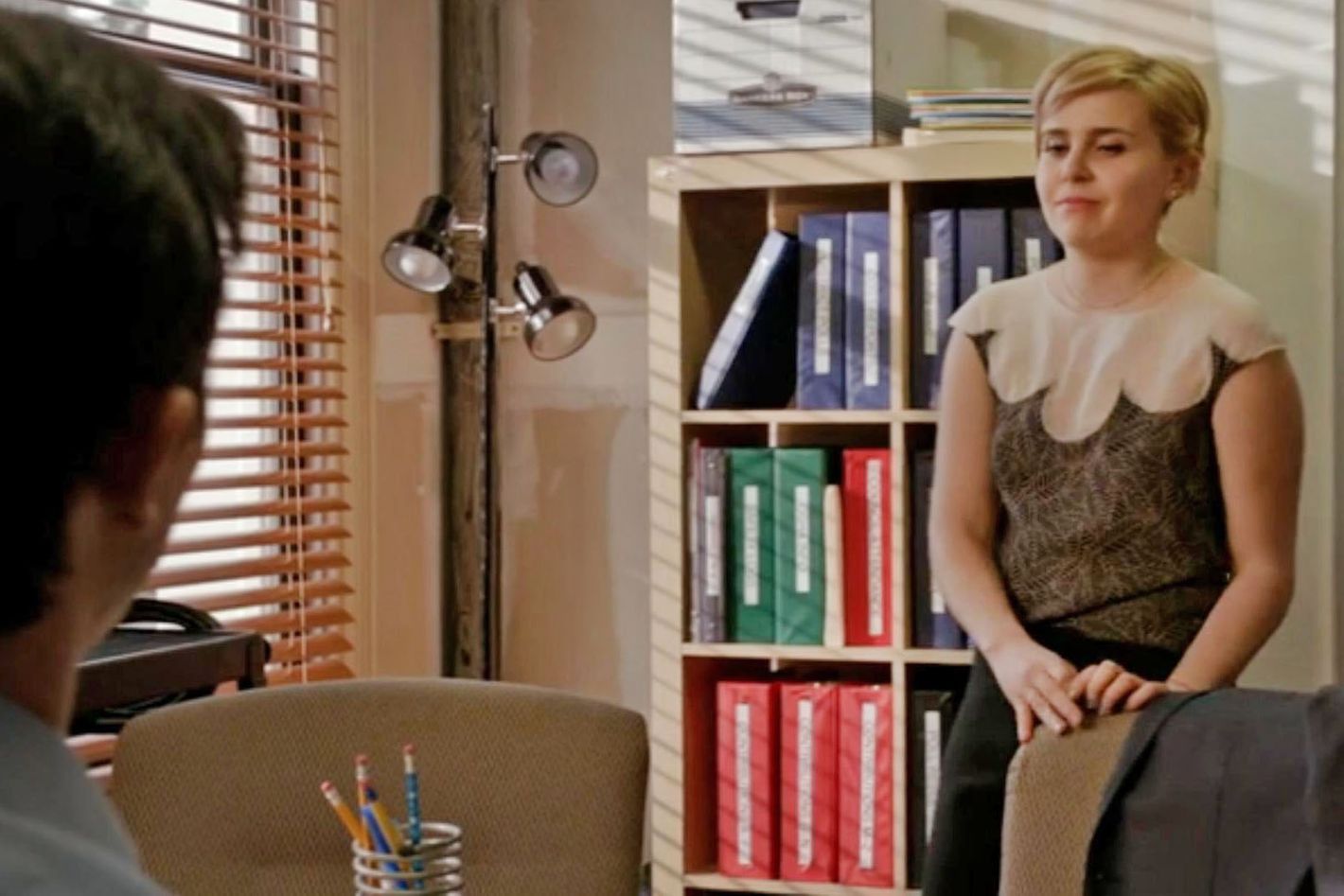 9 Questionable Fashion Choices From Parenthood’s Amber
