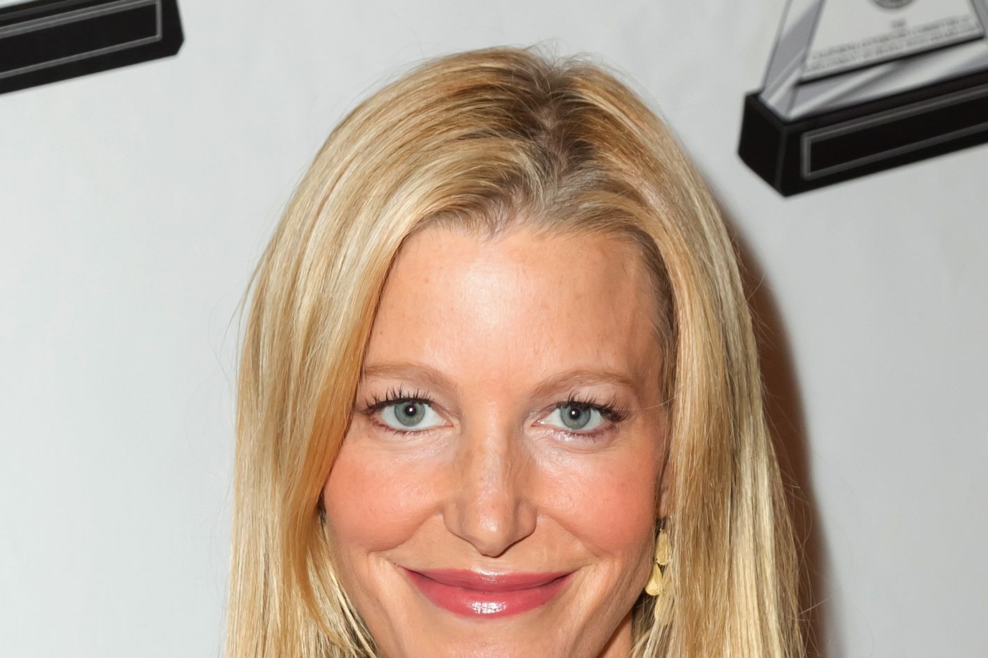 Anna Gunn's Instagram, Twitter & Facebook on IDCrawl