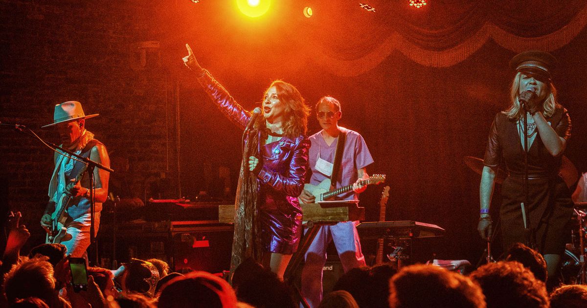 Maya Rudolph on Princess, Her Prince Cover Band