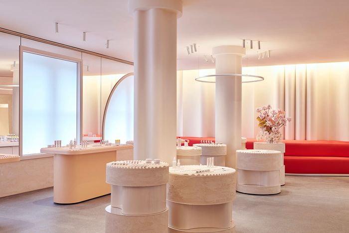 Glossier Opens a New NYC Flagship Store