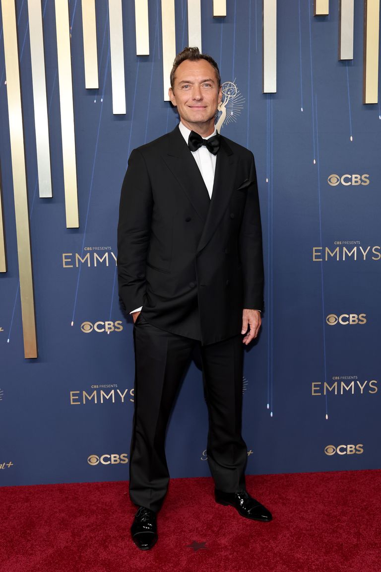 Emmys 2025 Red Carpet: All the Dresses and Fashion [Photos]