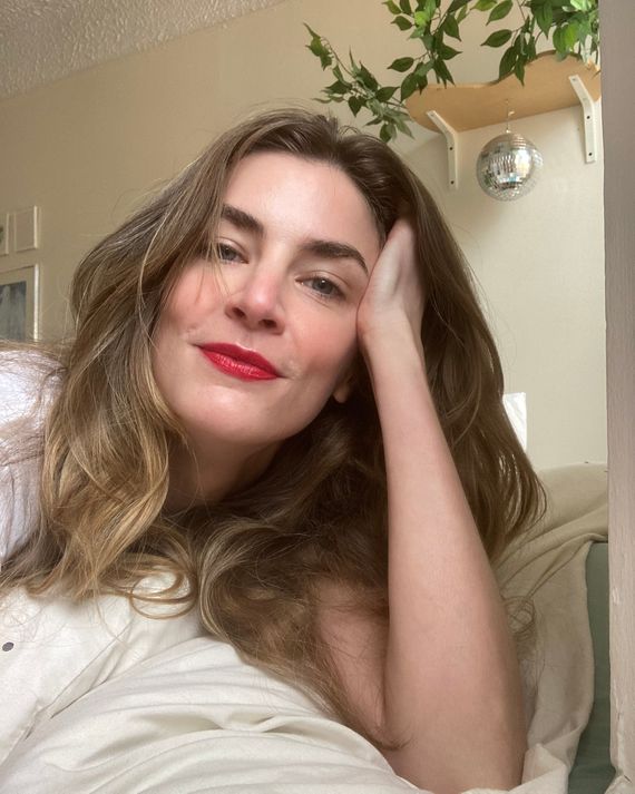Review 2020 and Pictures: Lisa Eldridge True Velvet Lipstick