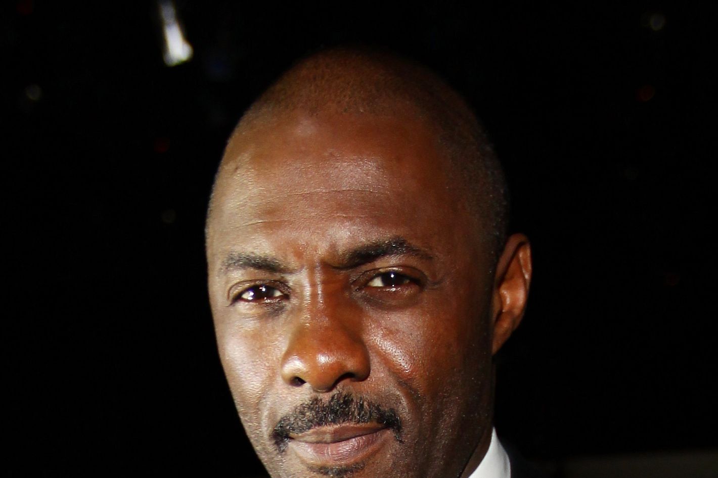 Esmoquin De Idris Elba Exploring Contemporary African Creativity With