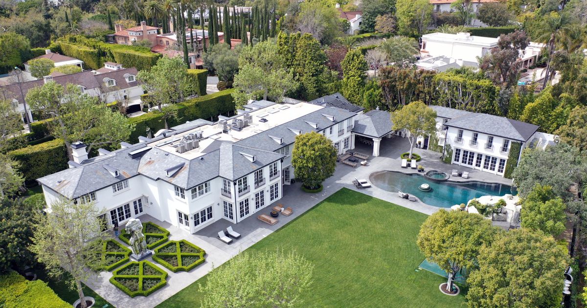 Sean ‘Diddy’ Combs Mansion Gets an Offer From Bo Belmont