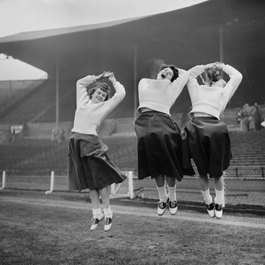 48 Vintage Cheerleading Photos in Honor of Super Bowl XLVIII
